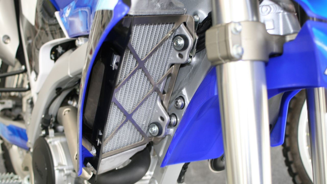 簡単！WR250R/Xのラジエーターガード取り付け解説！【ZETA】 | WR250Xの説明書