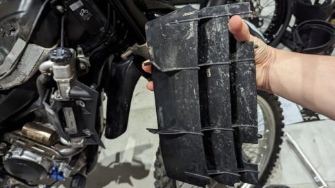 簡単！WR250R/Xのラジエーターガード取り付け解説！【ZETA】 | WR250Xの説明書